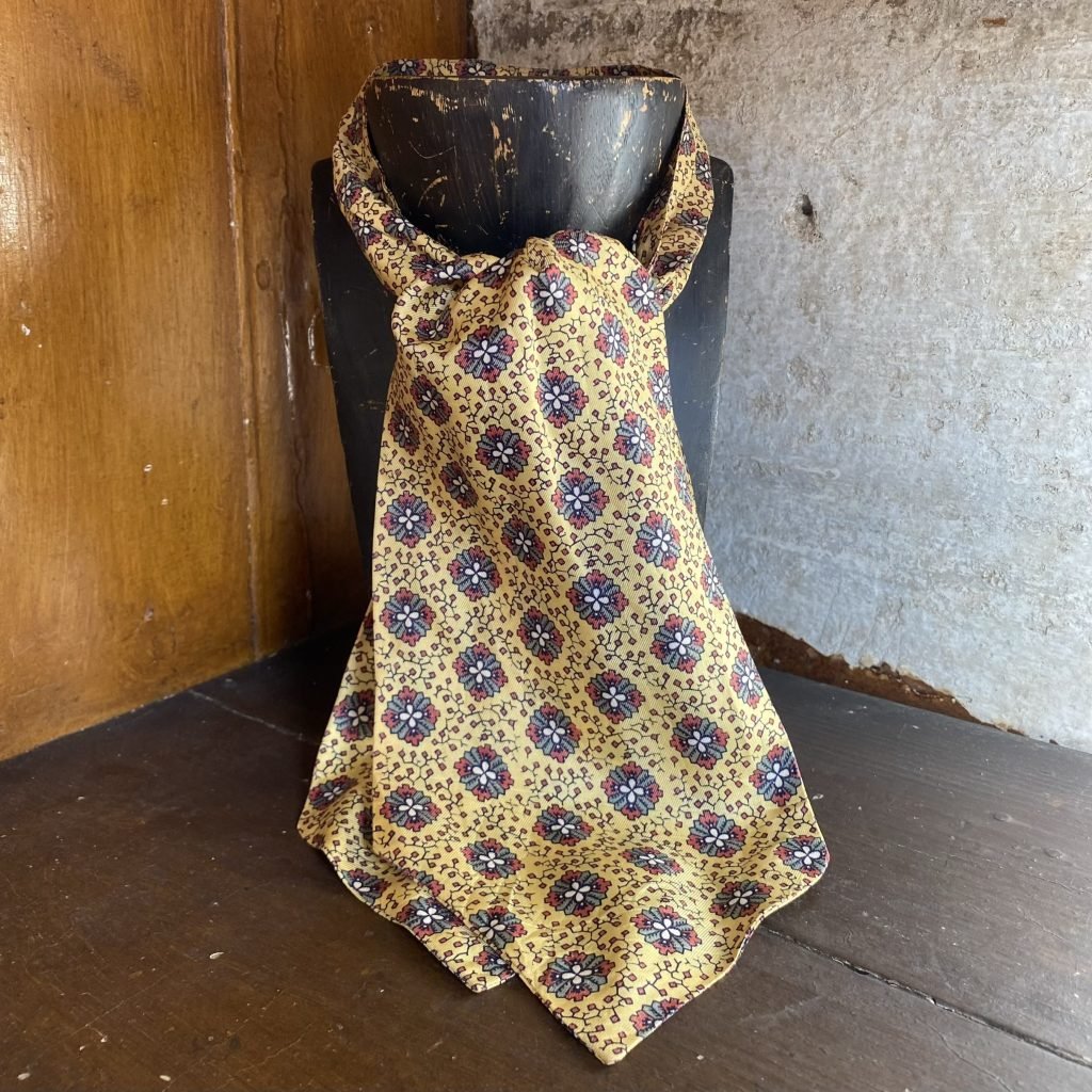 1960s Pattern Vintage Cravat.